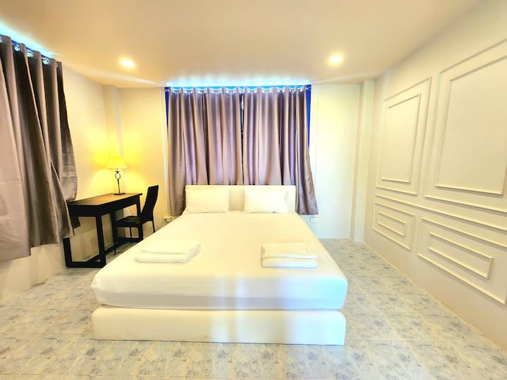 Sunnyblue,100m. From Beach In Bangrak - Koh Samui