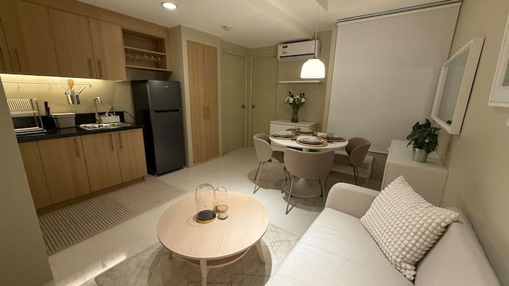 Best Value - Cozy 1br-makati, Wifi, Pool & Gym - Manila