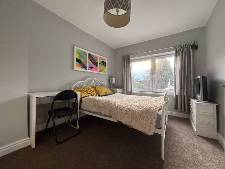 Spare Room Near To Rsuh - Stoke-on-Trent