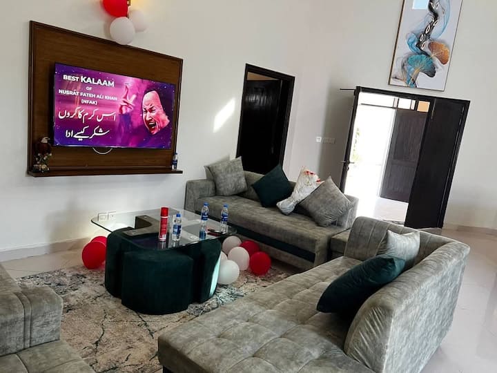 Beautiful Farmhouse In Dha City - Karachi