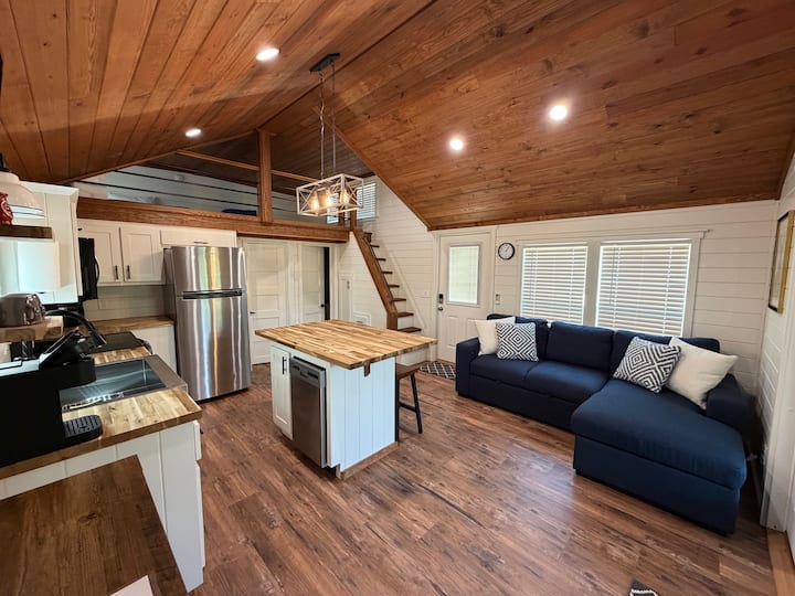 Cozy Fireside Cabin - Raven Rock State Park, Lillington