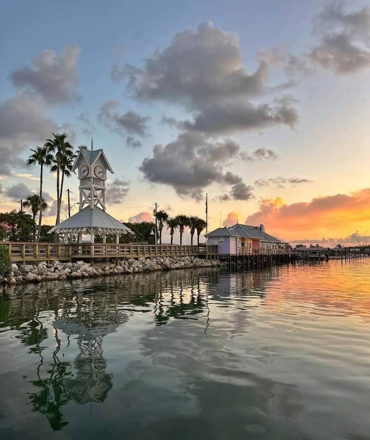 All Oct Now $105/newly Listed+right Off Bridge St - Bradenton Beach, FL
