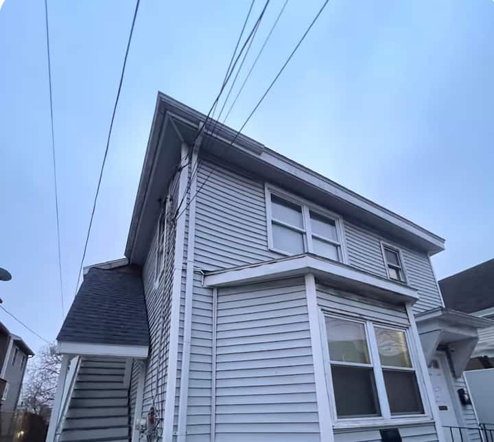 Cozy 3-br Apt At Lowell - Chelmsford, MA