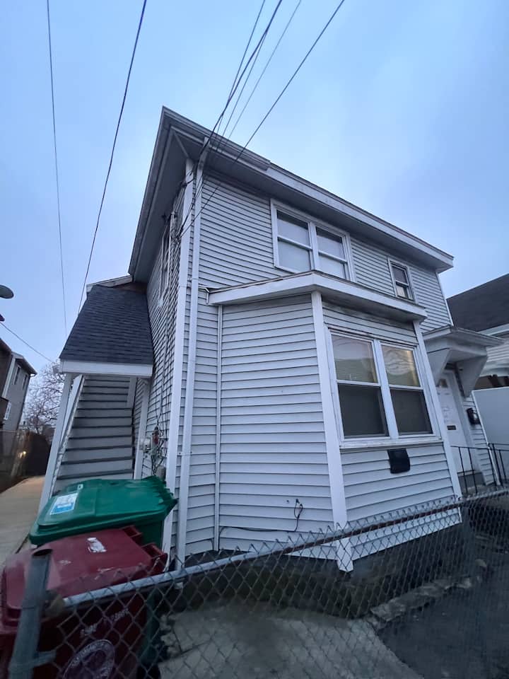 Cozy 3-br Apt At Lowell - The Lowell Folk Festival