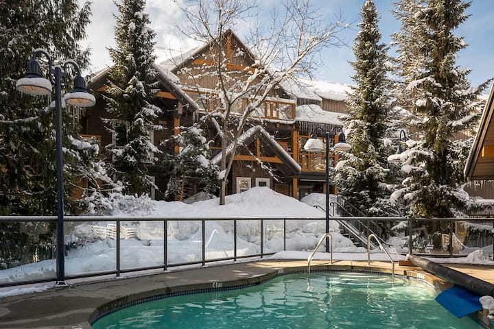 Family & Friends Mountain Oasis - 威士拿