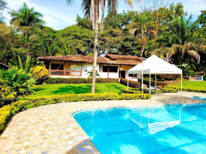 Rustic Villa Pool & Bbq Zone - San Jerónimo