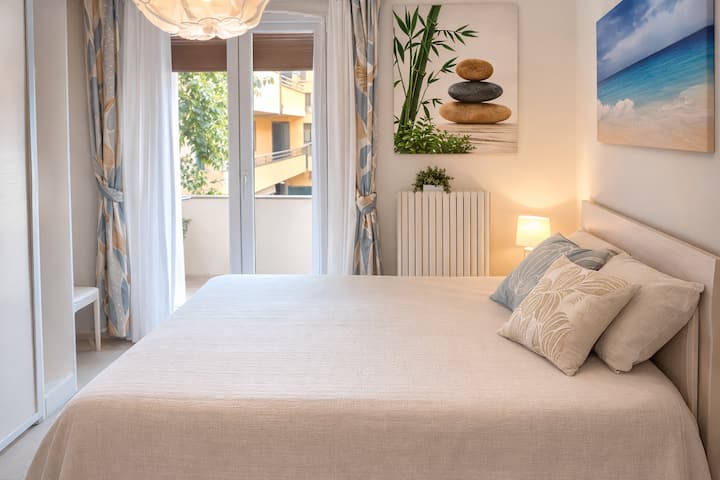 Casa Riccione, 8 Ospiti, 50 Mt Dalla Spiaggia - Rimini