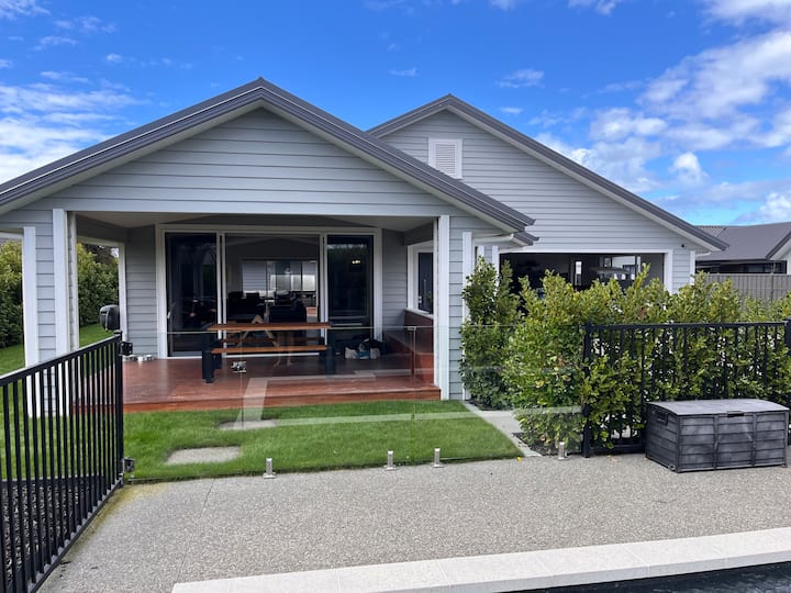 Luxury Oasis By Golf Course | 5 Mins To Cbd - Napier