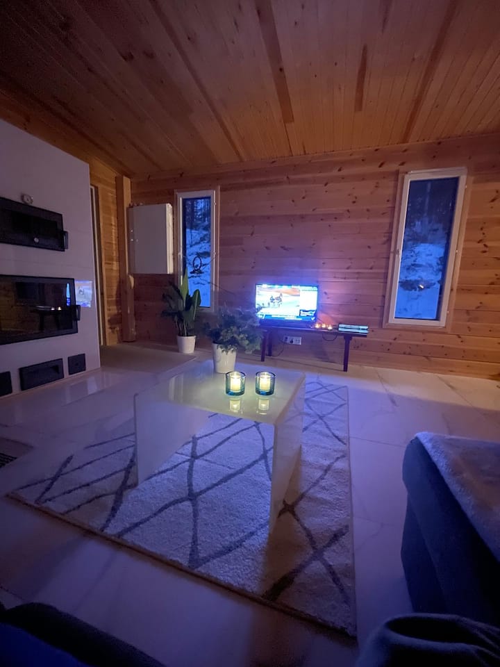 Upouusi Hirsimökki/ Brand New Loghouse - Kuopio