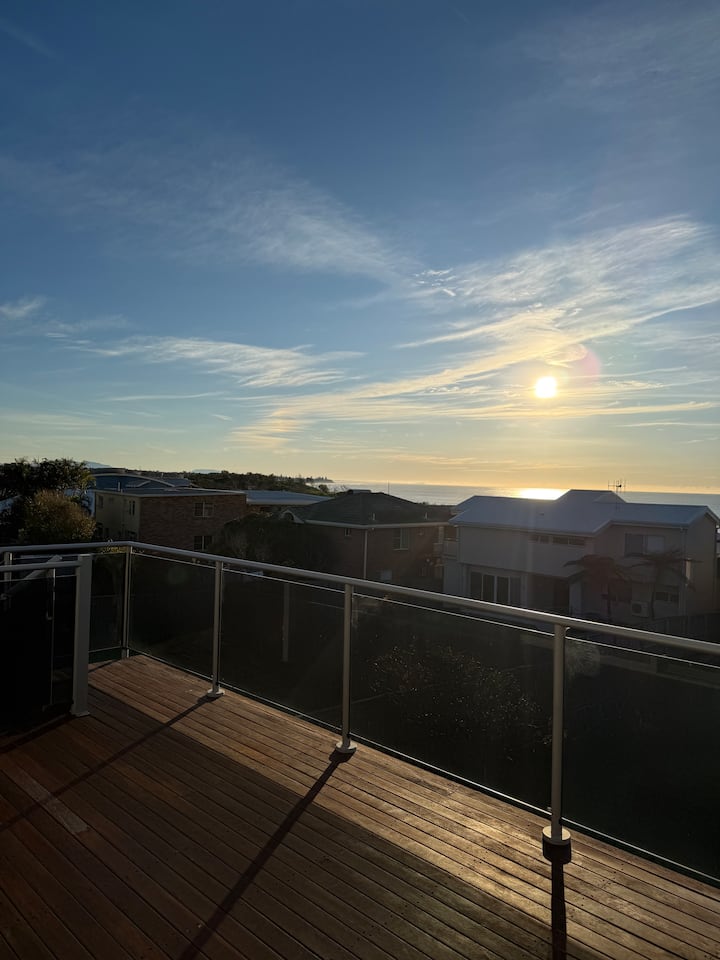 Three Minute Walk To The Beach - Old Bar