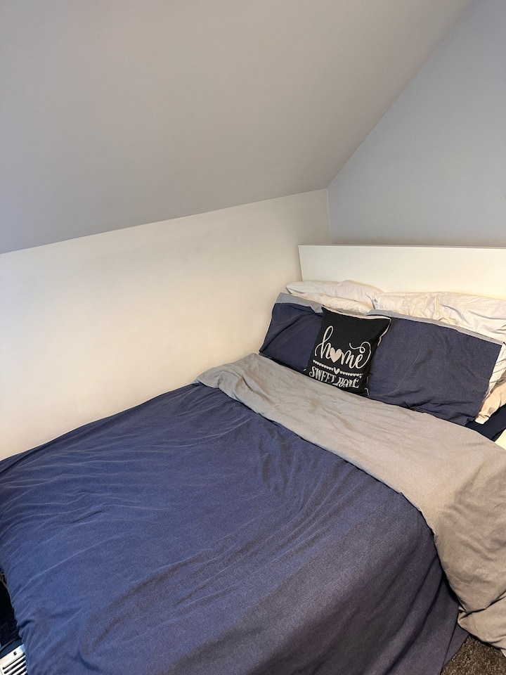 Juniors Lodge - Bath