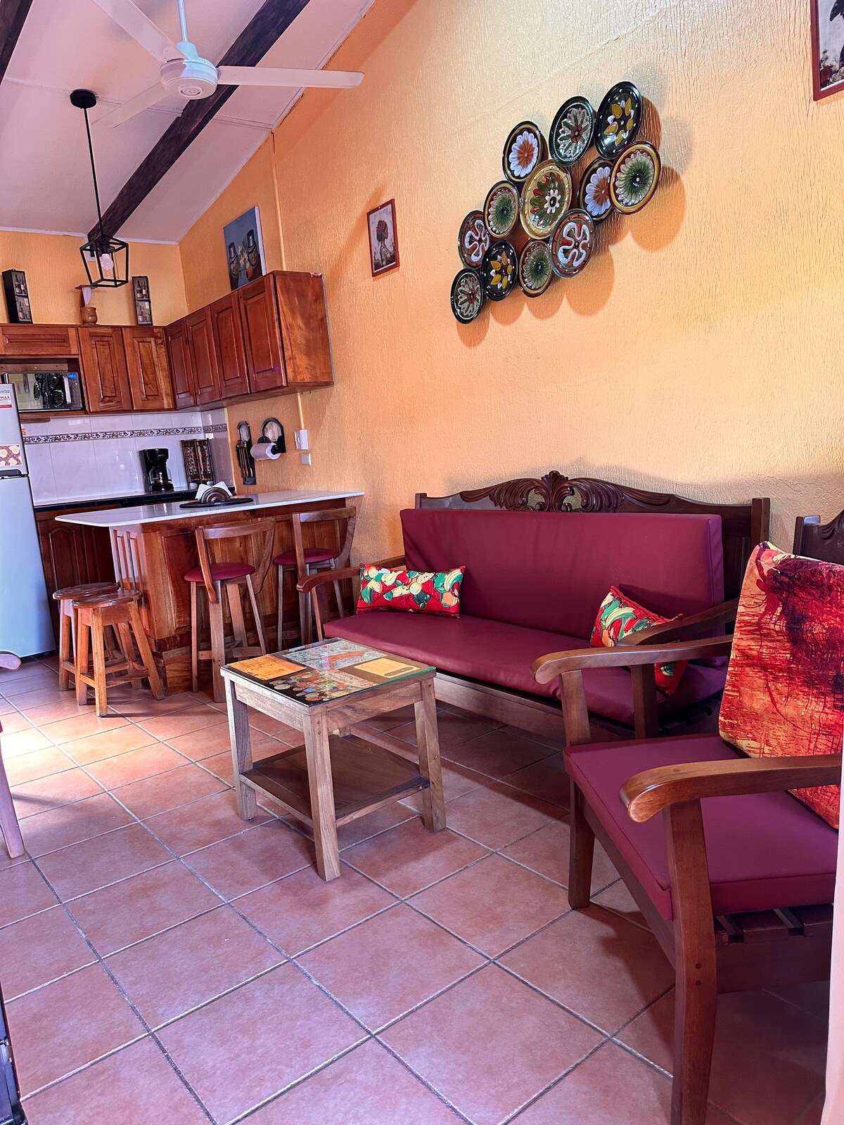 Charming Mexican-Spanish Condo - Houses for Rent in Jaco, Puntarenas ...