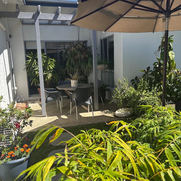 Bamboo Grove 
1 Brm Guest House Fully Aircon - Eumundi