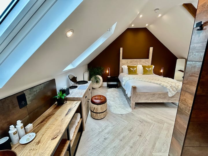 Avalon | The Lookout - Ambleside