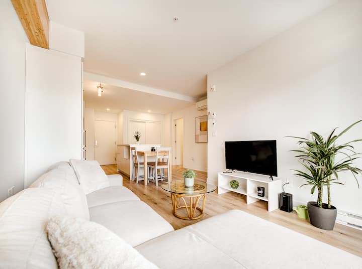 Bright & Central Old Port Stay - LaSalle