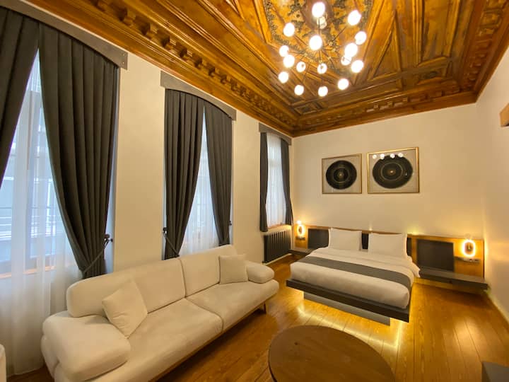 Cozy Flat • In The Heart Of Istanbul | Taksim - Turkey