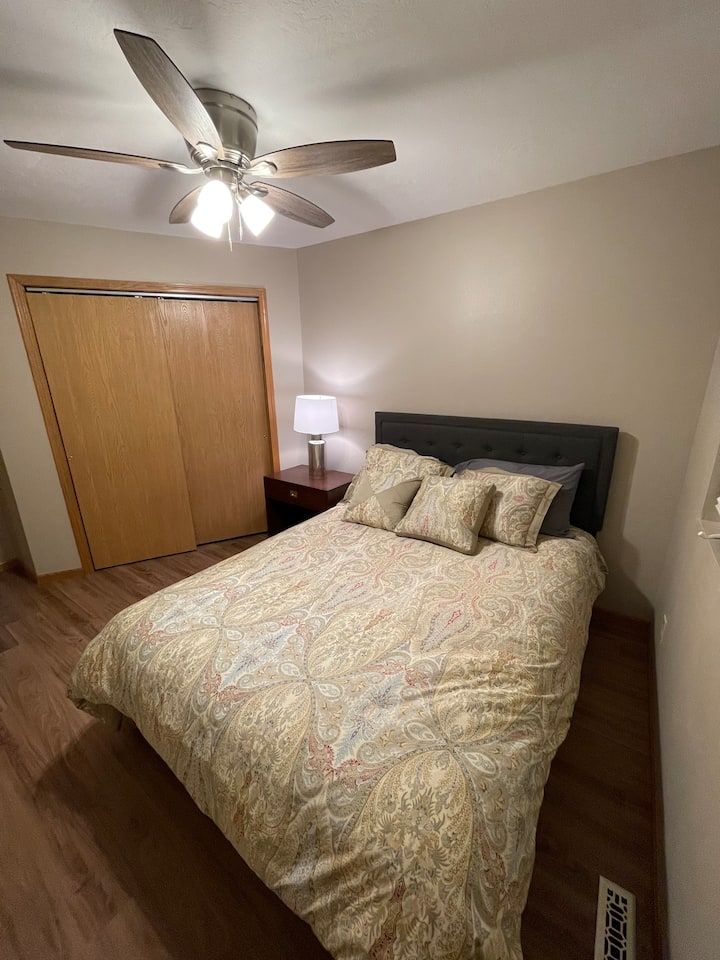 Newly Remodeled 2 Bedroom - Sioux City, IA