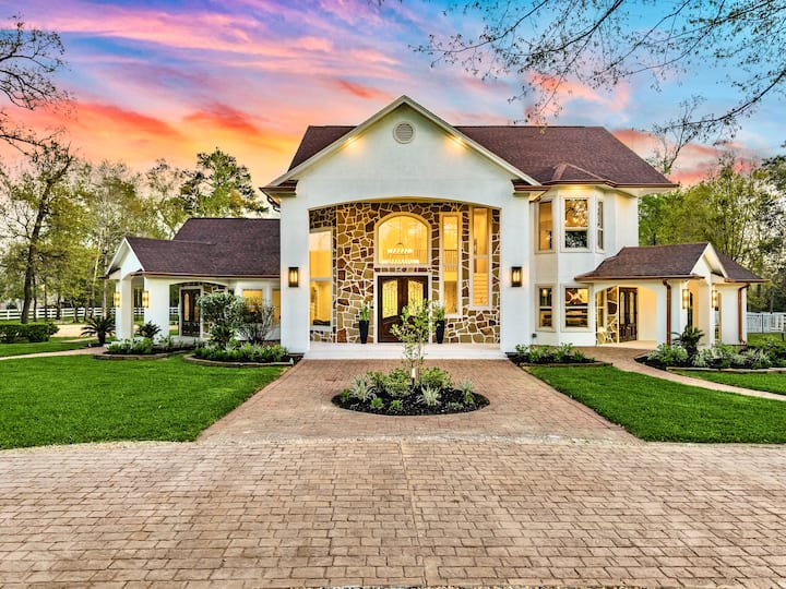 The Lux At West Lane Event & Stay - The Woodlands, TX