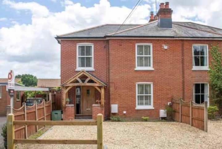 Open Plan Cottage - New Forest - Lyndhurst