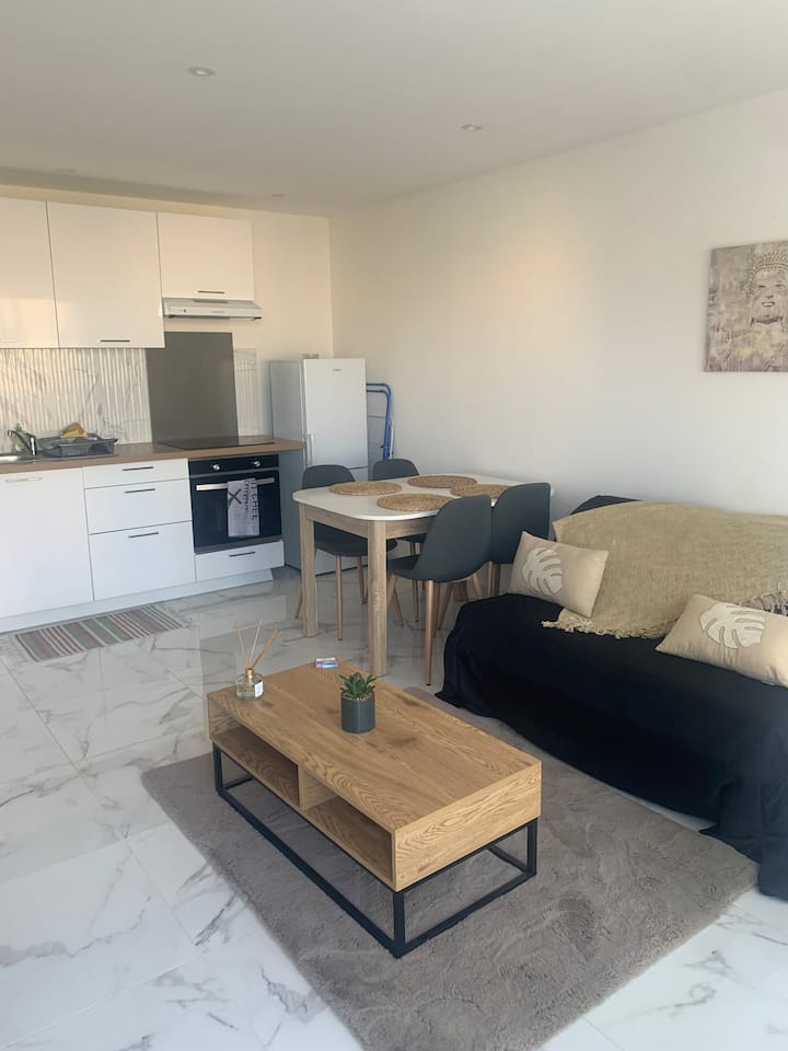 Appartement T2 Rez-de-chaussée, - Belgodère
