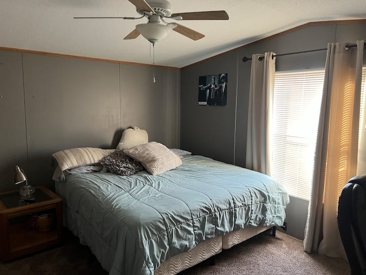 Cozy Shared Space - Kearney, NE