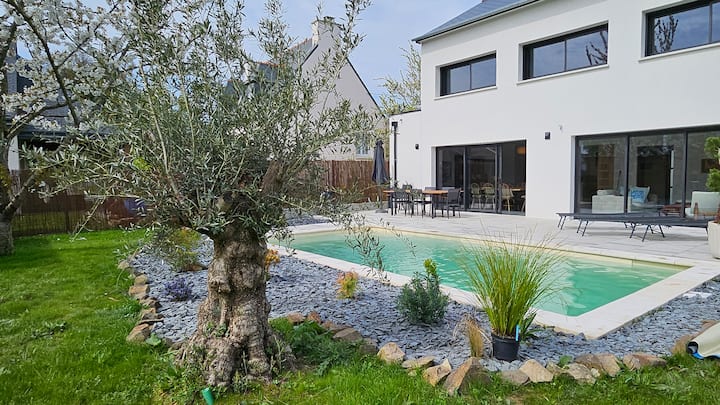 La Villa Magnolia: En Bord De Mer Avec Piscine - Binic