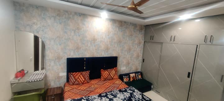 Maharaja-privacy|near Airport|self-checkin - Zirakpur