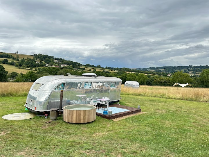 Rockstar's 1946 Airstream Onsite / Delivered Local - Honiton