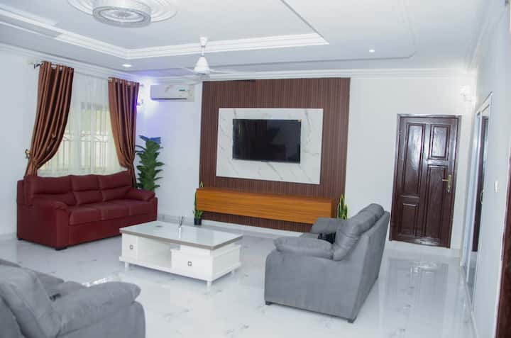 4 Bedrooms And Hall Close To Sekondi Town - Ghana