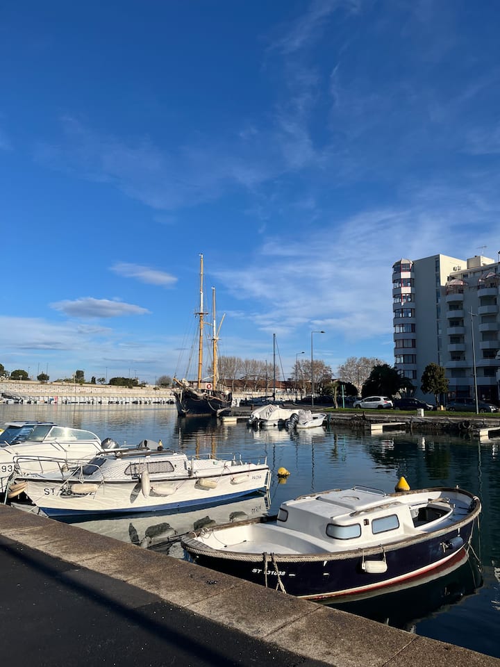 Chez Lhabitant Chambre. Proximité Gare Et Ville - Sète