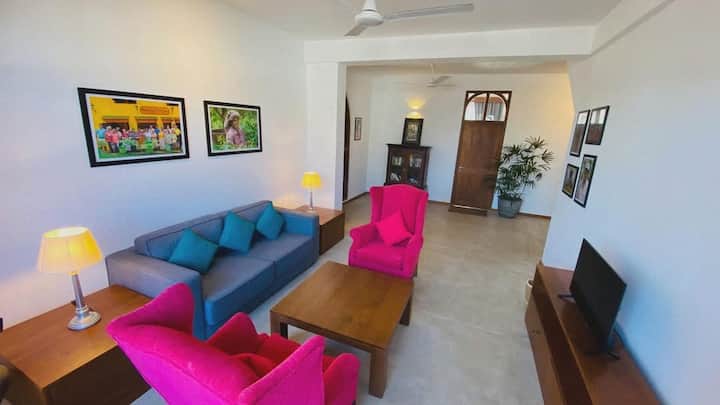 Tea Library, Room In A Tea Room - Hikkaduwa