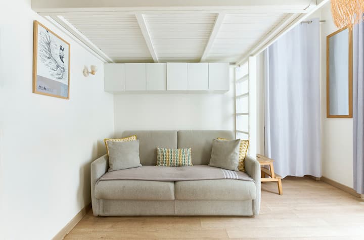 Opéra Studio Cosy Avec Mezzanine Géré Meyagency - Paris 17e Arrondissement
