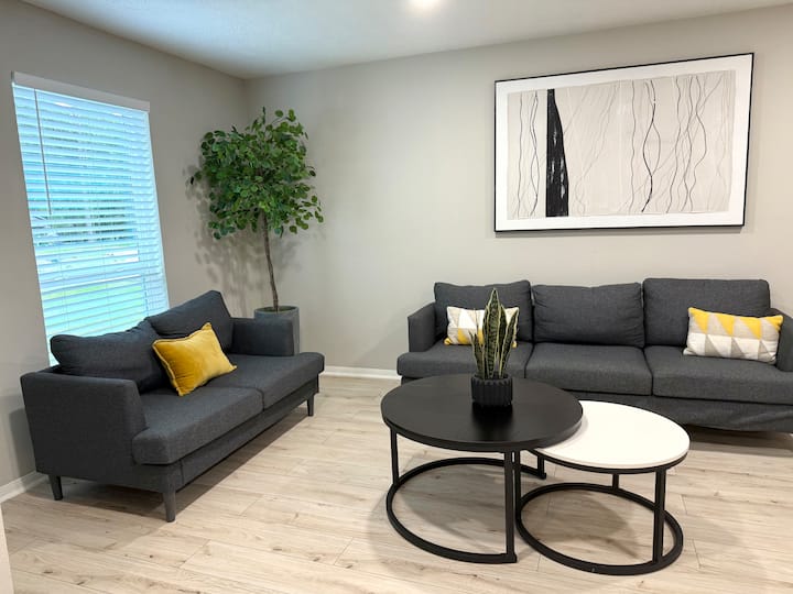 Remodeled Home | Unbeatable Location - The Woodlands, TX