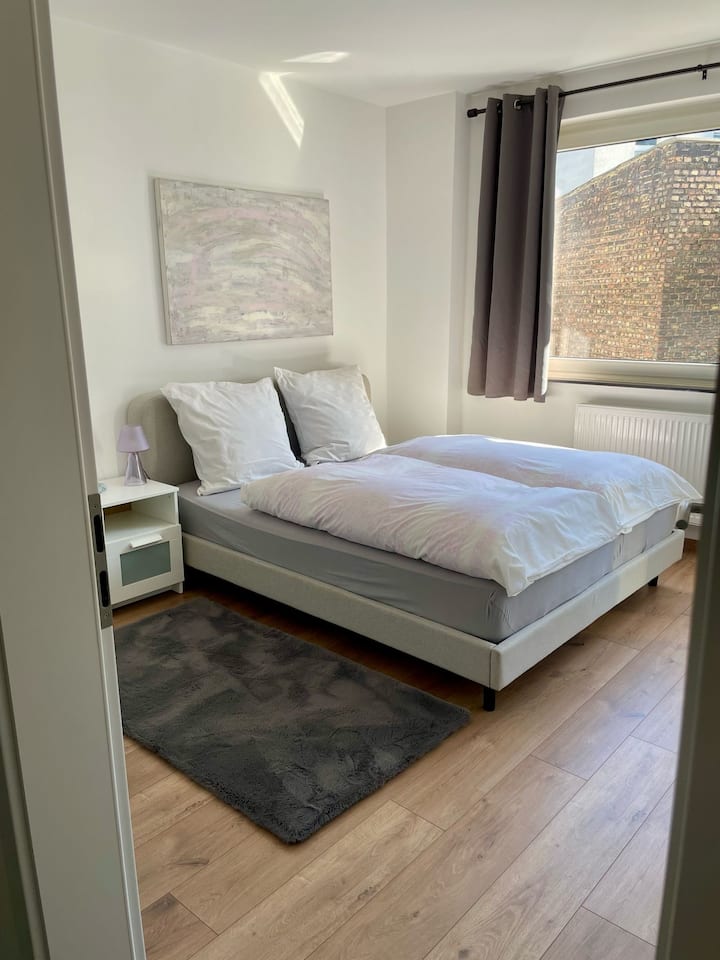 Schöne 3-zimmer Wohnung (Zentral) - Bis 5 Personen - Düsseldorf