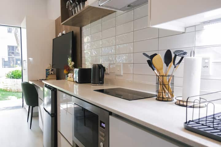 Comfy Sandton Studio - 5 Mins From Montecasino - Sandton