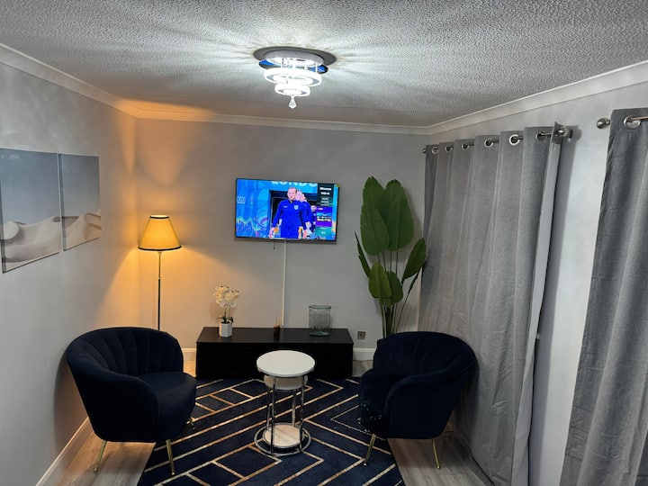 Enjoy Entire Cosy 2 Bedroom Flat - Gillingham