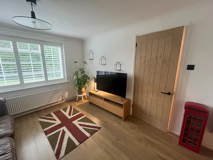London Commuter | Cyclists | Garden | Parking - Epsom