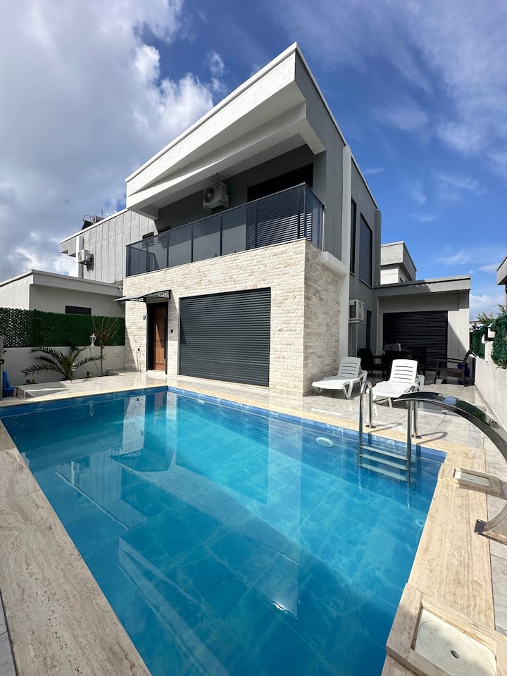 ÖZel Havuzlu Mükemmel Villa - Aydın