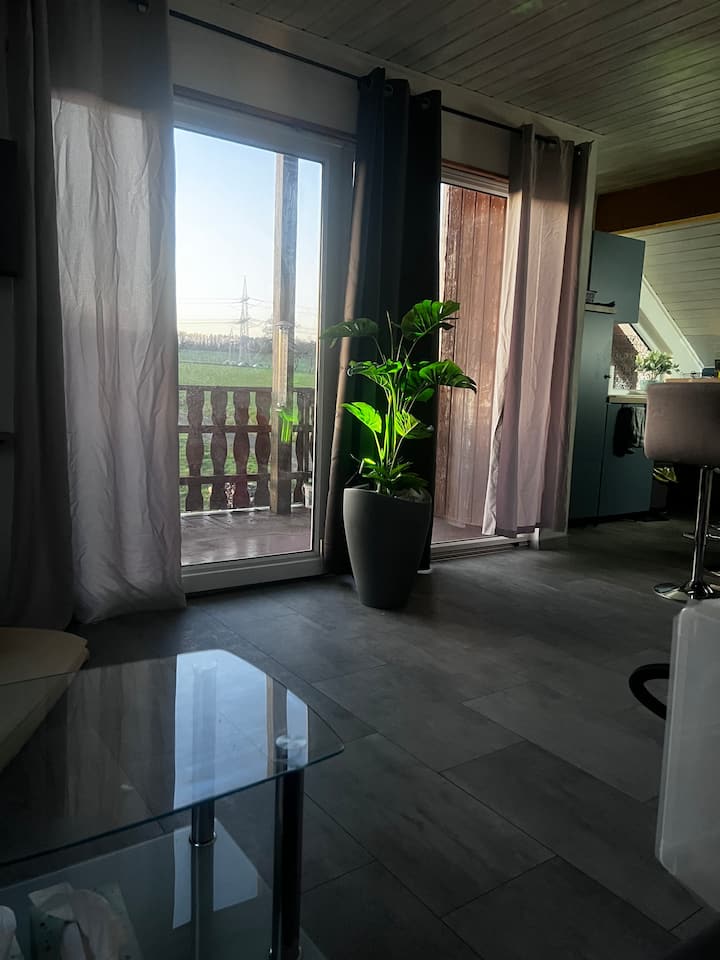 Modern Topfloor Apartment With Pool View, Gym & Ac - Germany