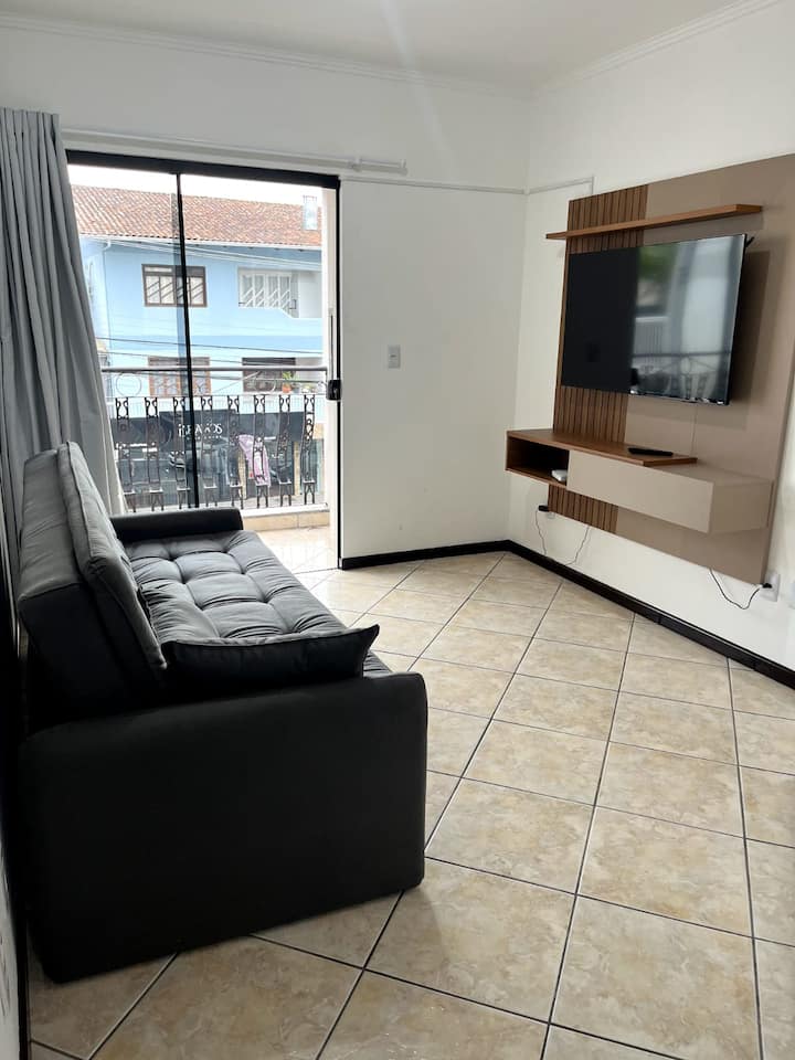 Excelente Localização • 2 Quartos + 2 Garagens - Blumenau