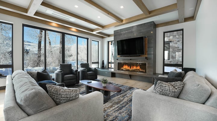 6 Bdrm Riverfront House Down Twn - Steamboat Springs