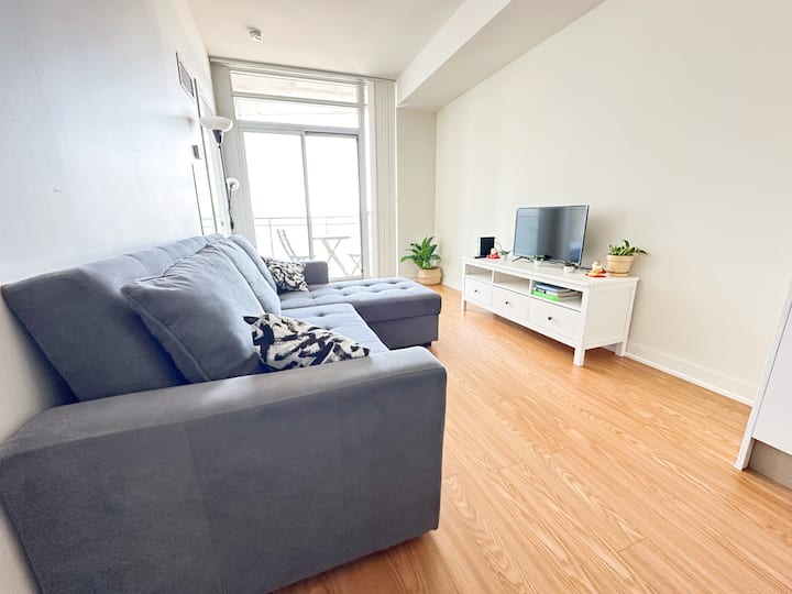 Luxury 1+1 Near Cn Tower With Lakeview - Toronto