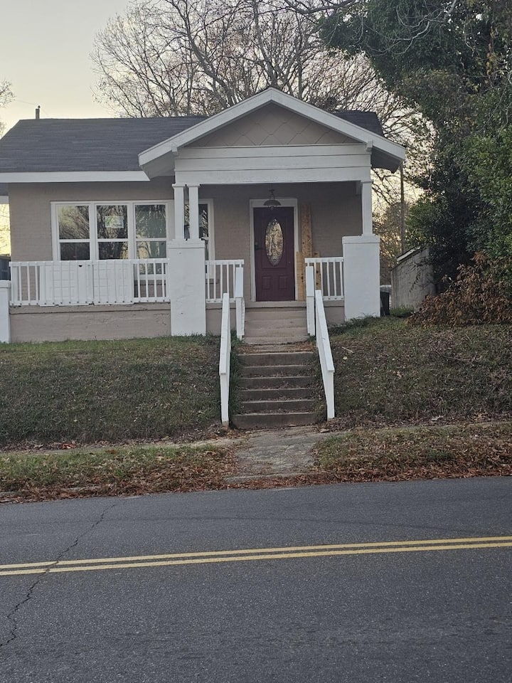 Clean 3 Bed 1 Airbed Kitchen Dinning & Bath - El Dorado, AR