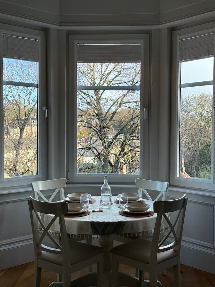2 Bed, 2 Bathroom Apartment Next To Murrayfield - Edinburgh