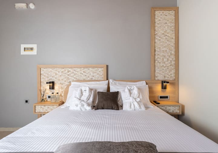 Metropolitan Pearl Deluxe Double Room - Hanía