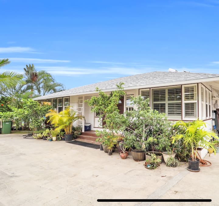 2 Bedroom  Steps From The Beach - Kailua, HI