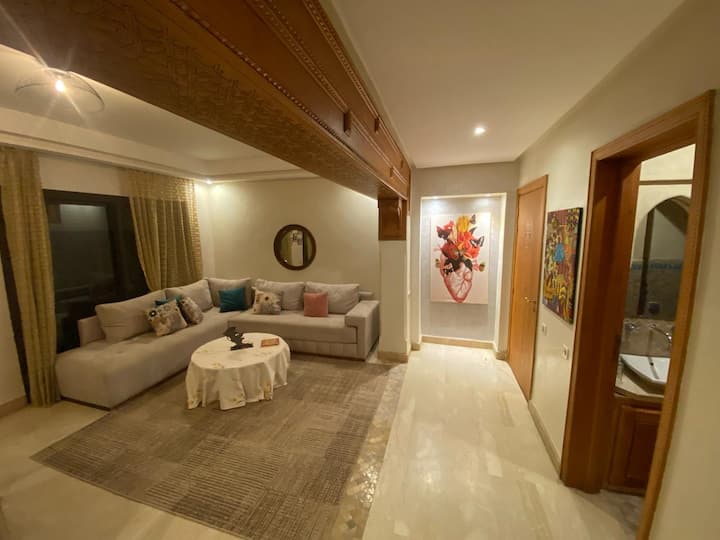 Cozy 2br Retreat Pool & Balcony - Marrakesh