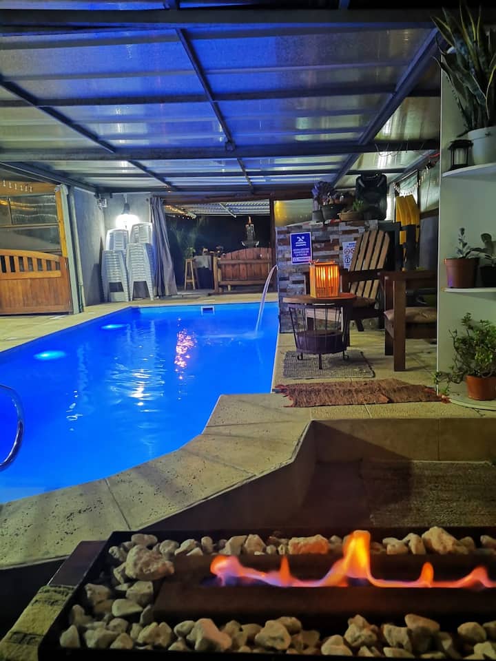 Casa Quinta Con Piscina Climatizada En Montevideo - Las Piedras