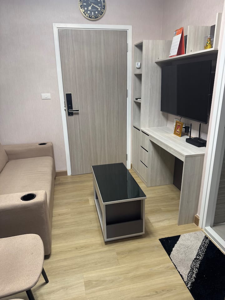 Comfortable Living New Building - Si Racha