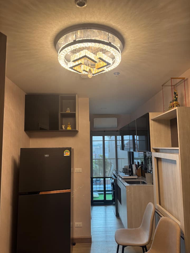 Comfortable Living New Building - Si Racha